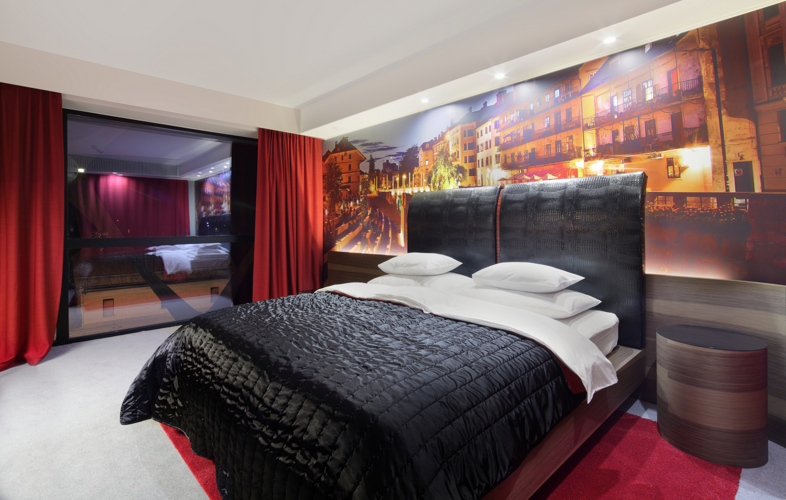 Nightlife - Nox Hotel
